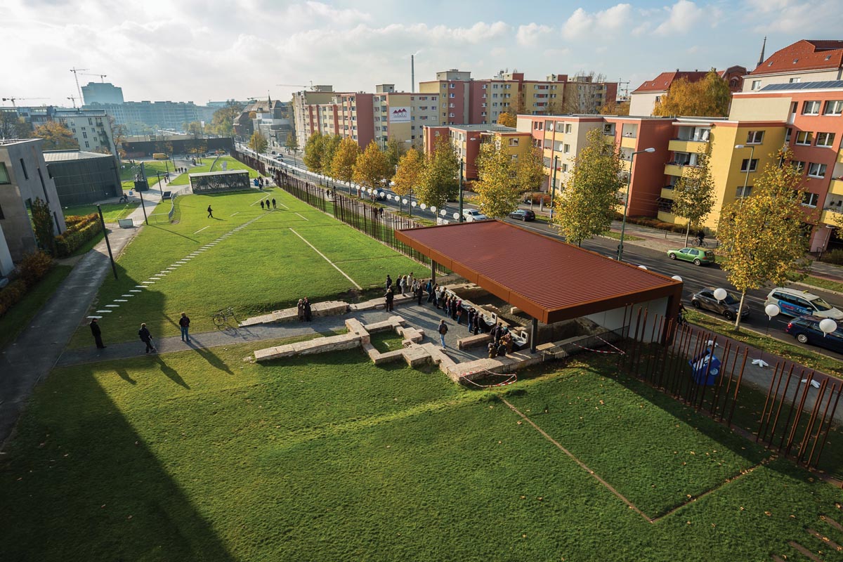 De la căderea Zidului Berlinului la Memorialul Zidului Berlinului ...