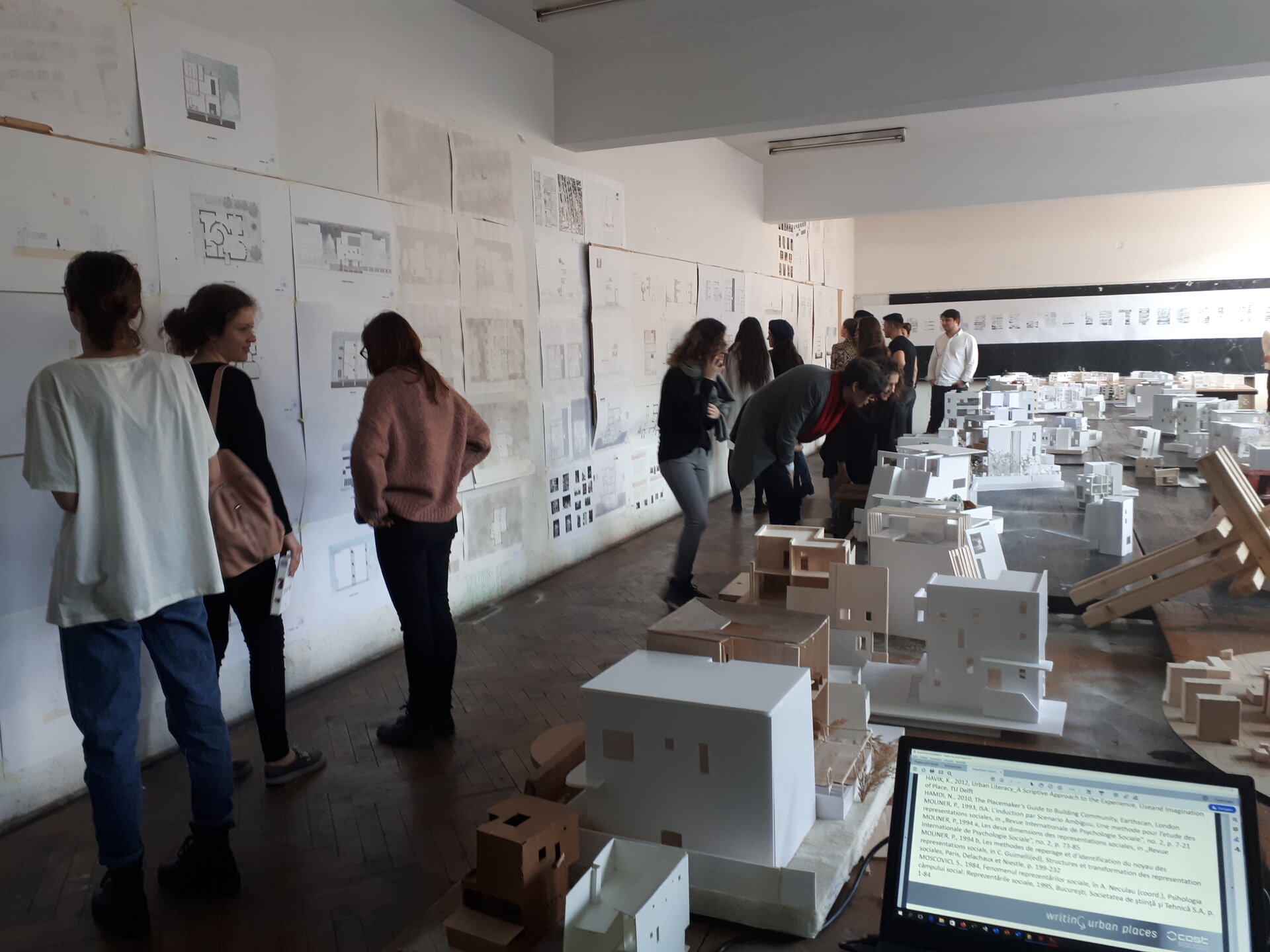 Am terminat Arhitectura